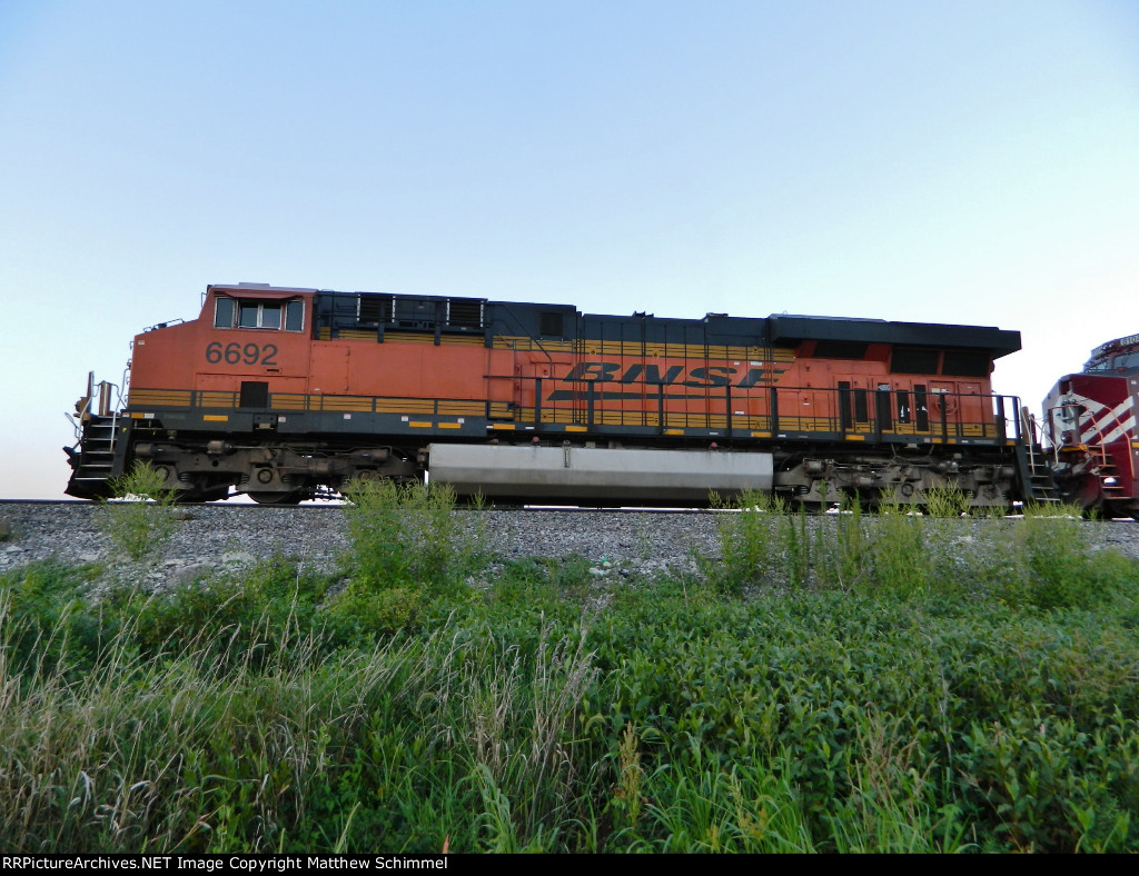 BNSF 6692
